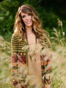 Laura Quinn Hawk: An Inspiring Portrait of Talent and Family - Brandon ...